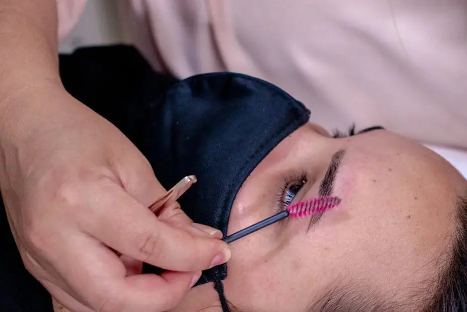 12 Brow Maintenance Techniques to Achieve Perfect Arches – Therin ...